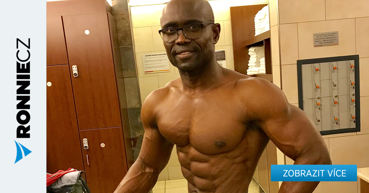 Pětačtyřicetiletý physique profesionál Sunny Akhigbe v přípravě na ...